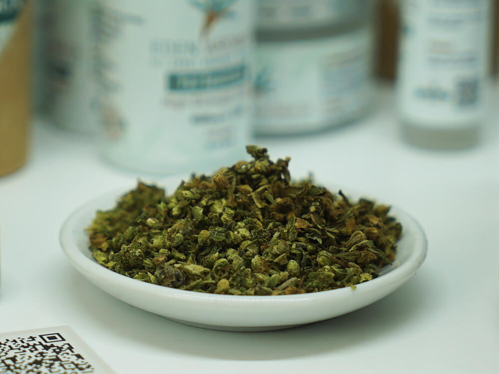 CBD Hemp Flower Shake & Trim | High CBD Indica & Hybrid | Clever ...